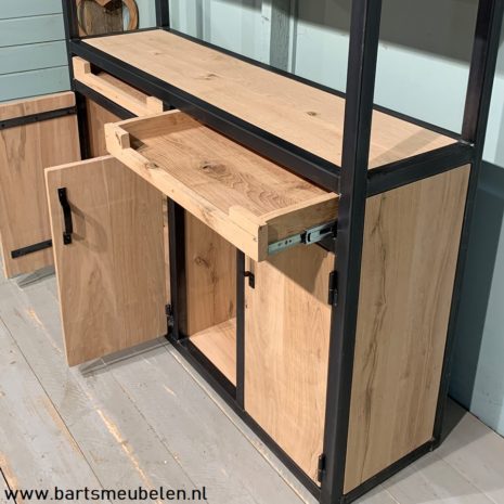 Computerkast rustiek eikenhout en staal 2 | Bartsmeubelen ook maatwerk