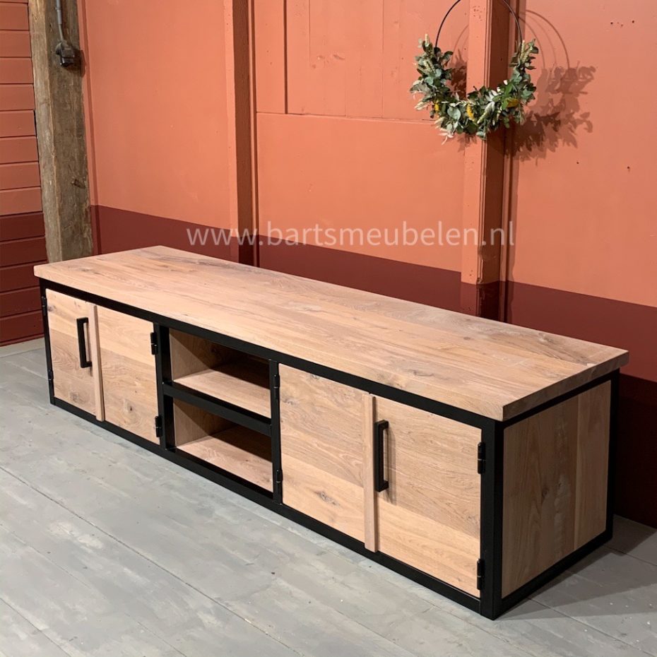 Groot tv meubel eikenhout met stalen frame van 260 tot 350cm